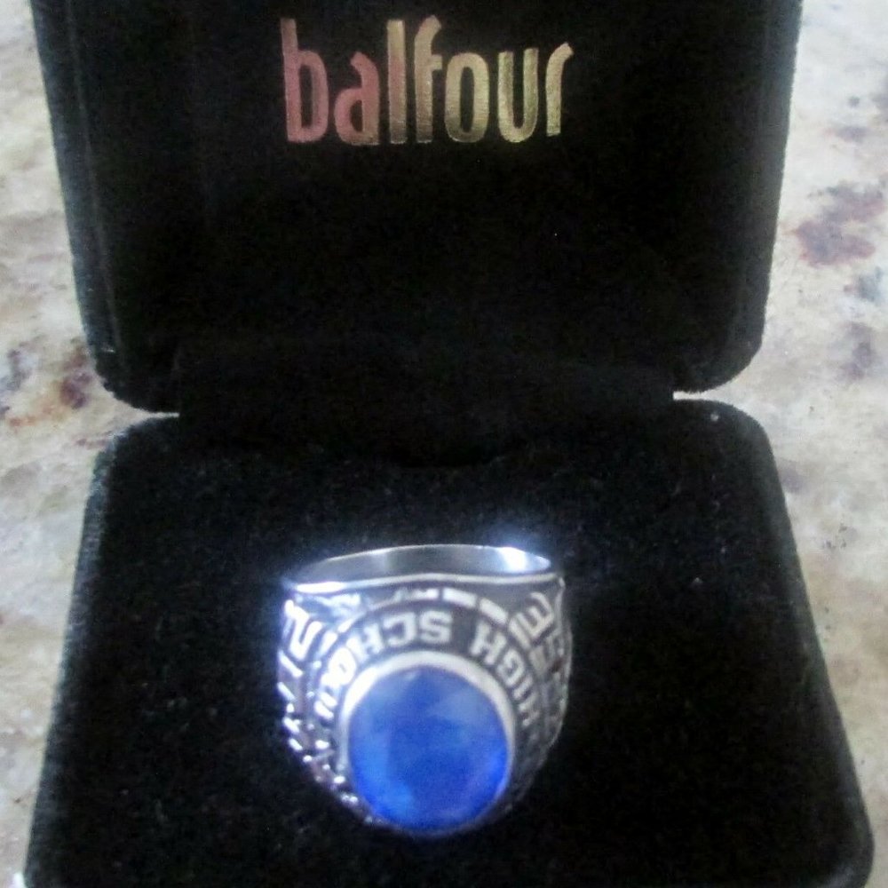 Balfour Class Ring W Blue Stone Size 6 Gem